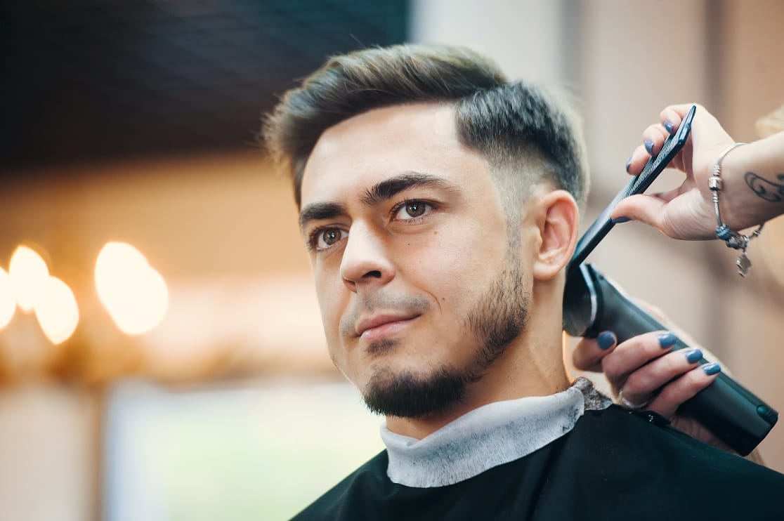 Maksimalkan Gaya dengan Potongan Rambut Side Part yang Elegan ...